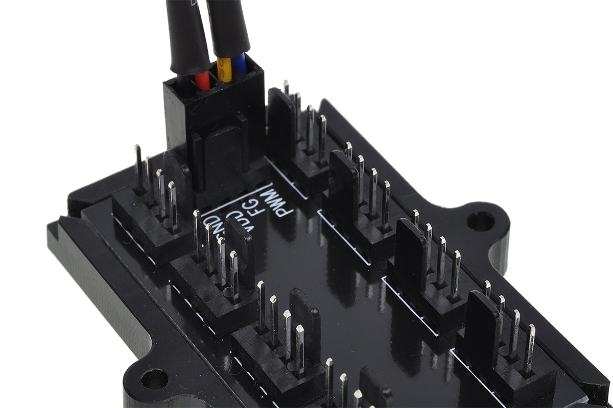 Phobya 4Pin PWM 8x splitter - Watercooling UK