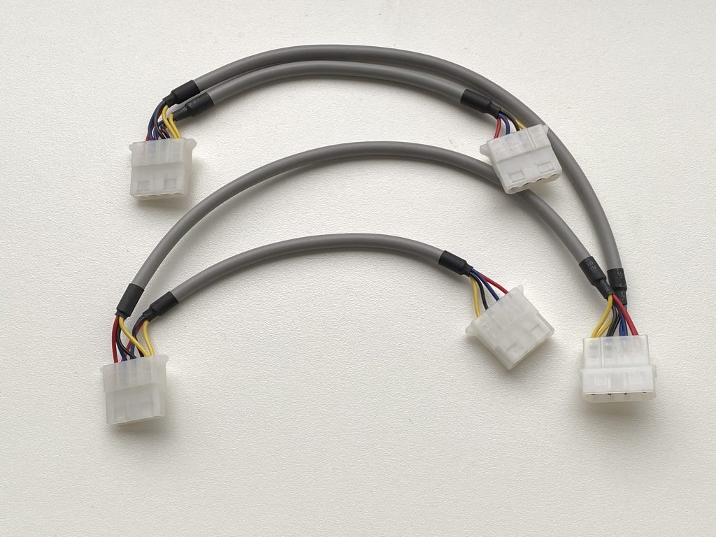 Phobya 4Pin to 4x 4Pin Splitter 28cm for Molex - Watercooling UK