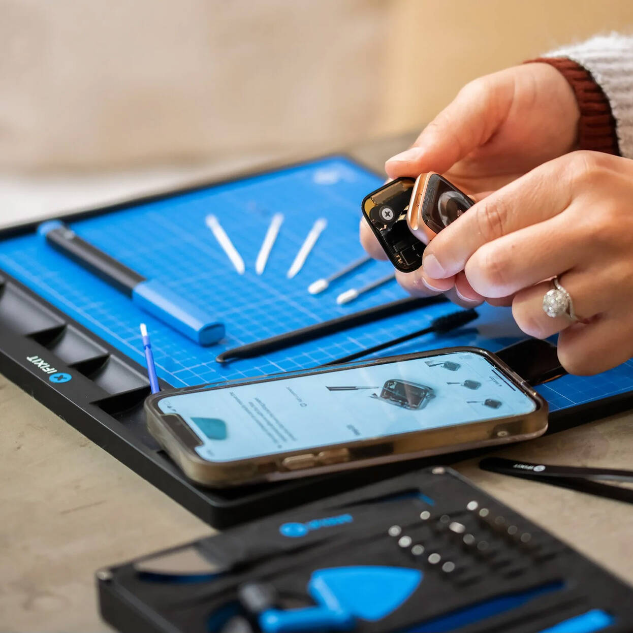 IFixit FixMat magnetic project mat, ESD-safe - blue - Watercooling UK